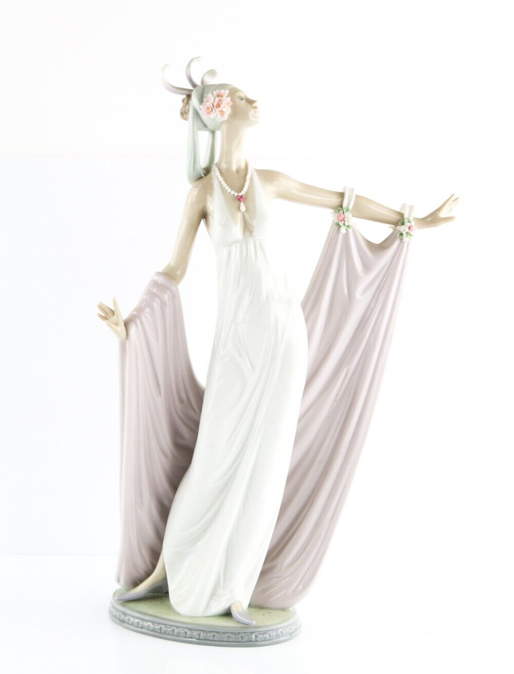 Lladro 'The Grand Dame' Girl Lady Veil Headress Large Figure Model 1568 ...