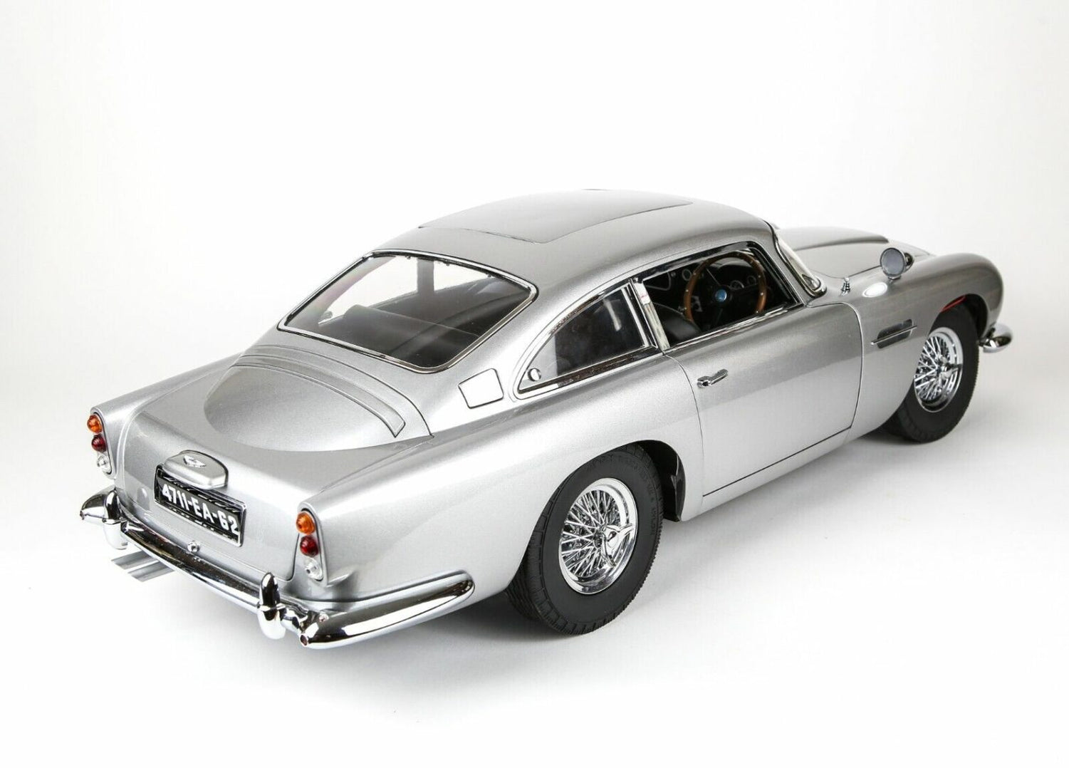 James Bond, Goldfinger -Aston Martin Db5- Eaglemoss 1:8 Scale Precision ...