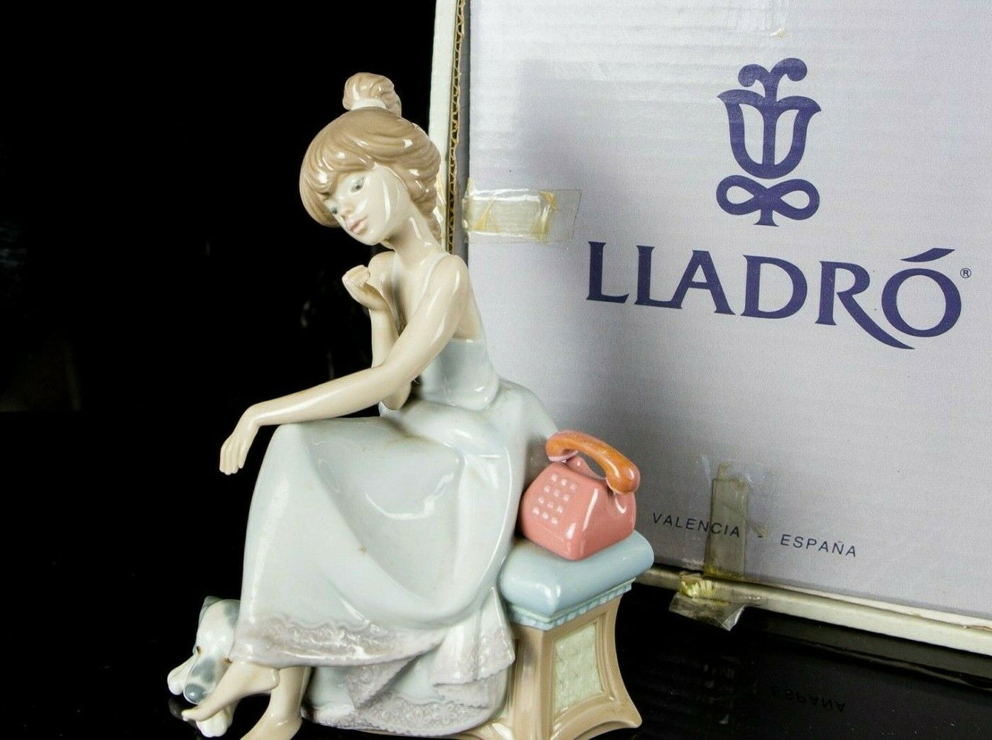 Lladro -Chit Chat- Figure Model 5466 Girl Lady Telephone Dog Puppy ...