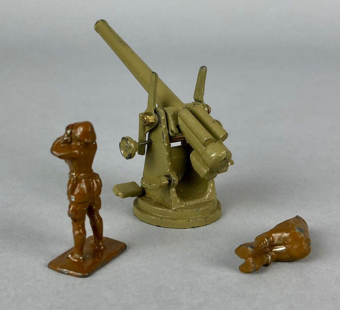 SKYBIRDS SCALE MODELS -ANTI-AIRCRAFT GUN, OFFICER & FOUR MEN- 1/72 — PM ...