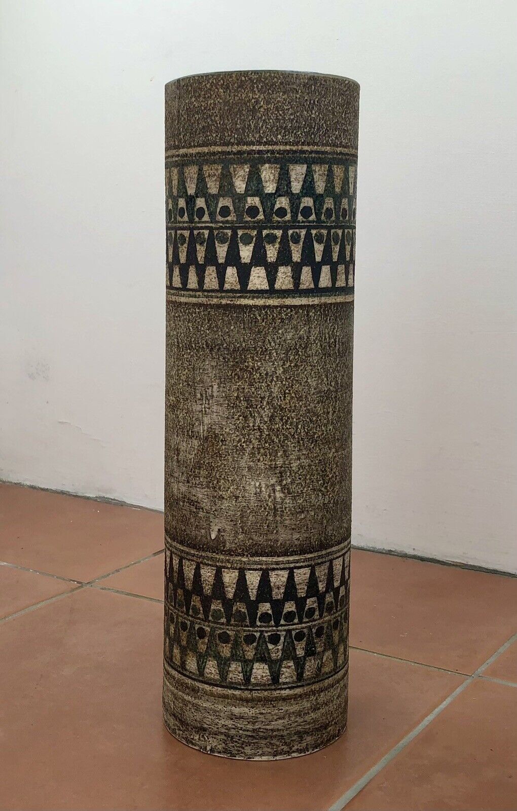 Marilyn Pascoe, Troika Cornwall - Large Studio Pottery Cylinder Chimney ...